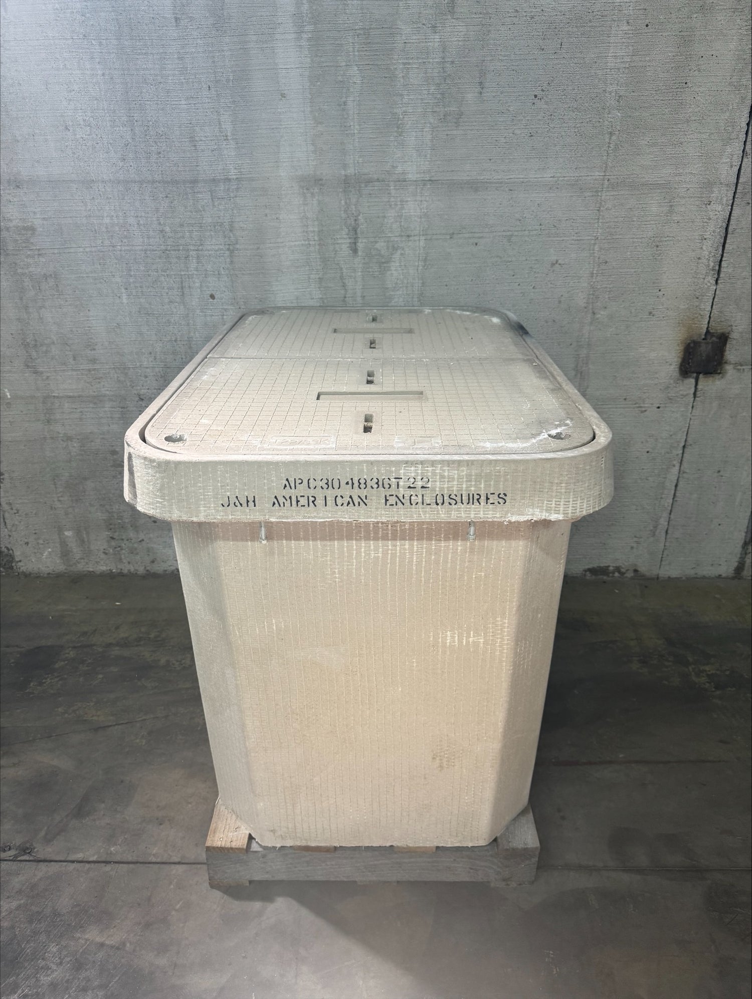 30x48x36 Polymer Concrete Tier 22 Handhole Vault