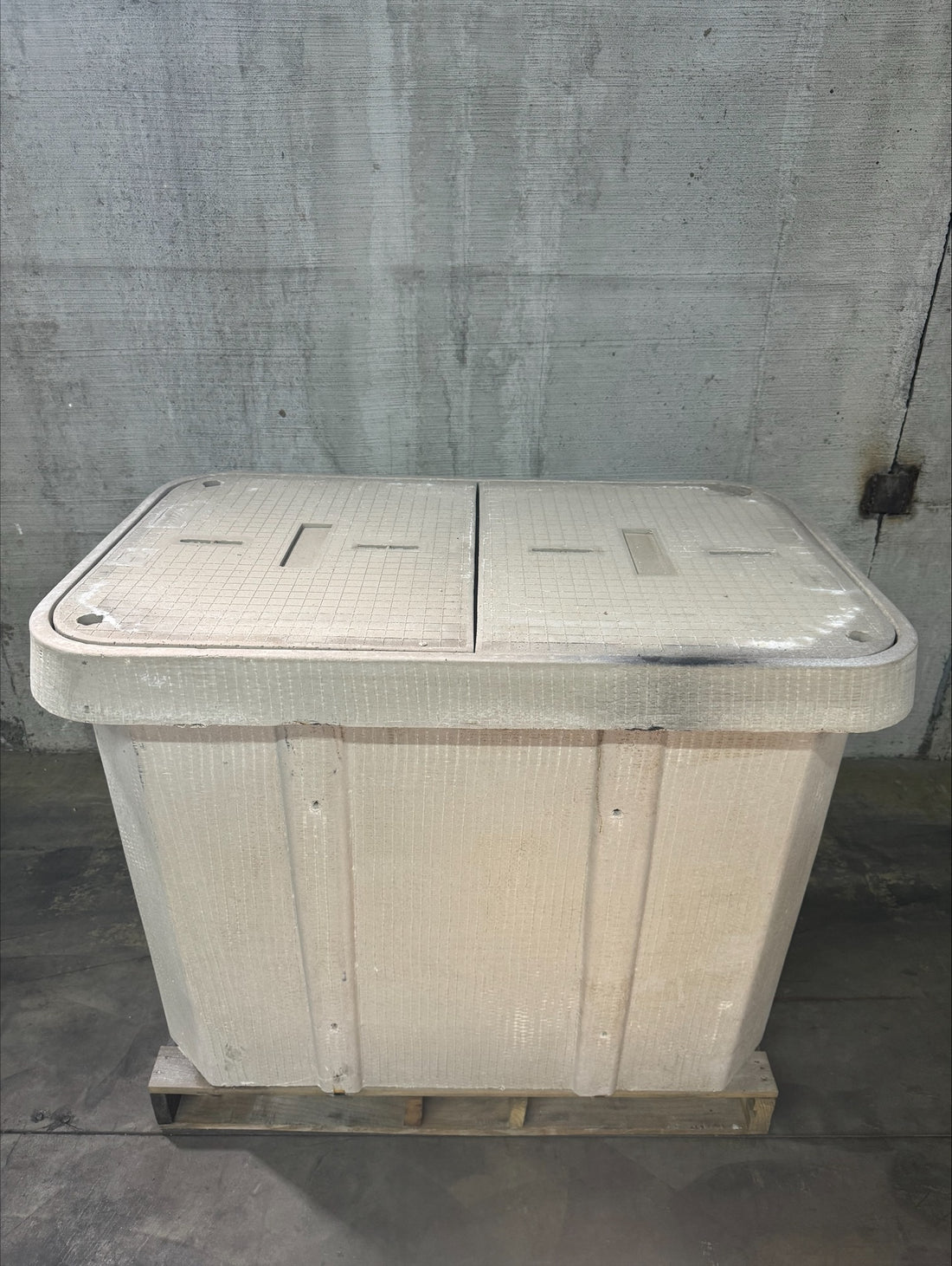 30x48x36 Polymer Concrete Tier 22 Handhole Vault