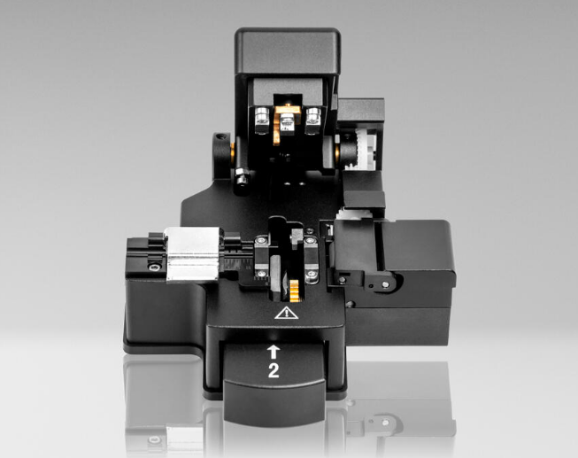 One Step Fiber Optic Cleaver with Auto-Rotating Blade — Telecom Specialties